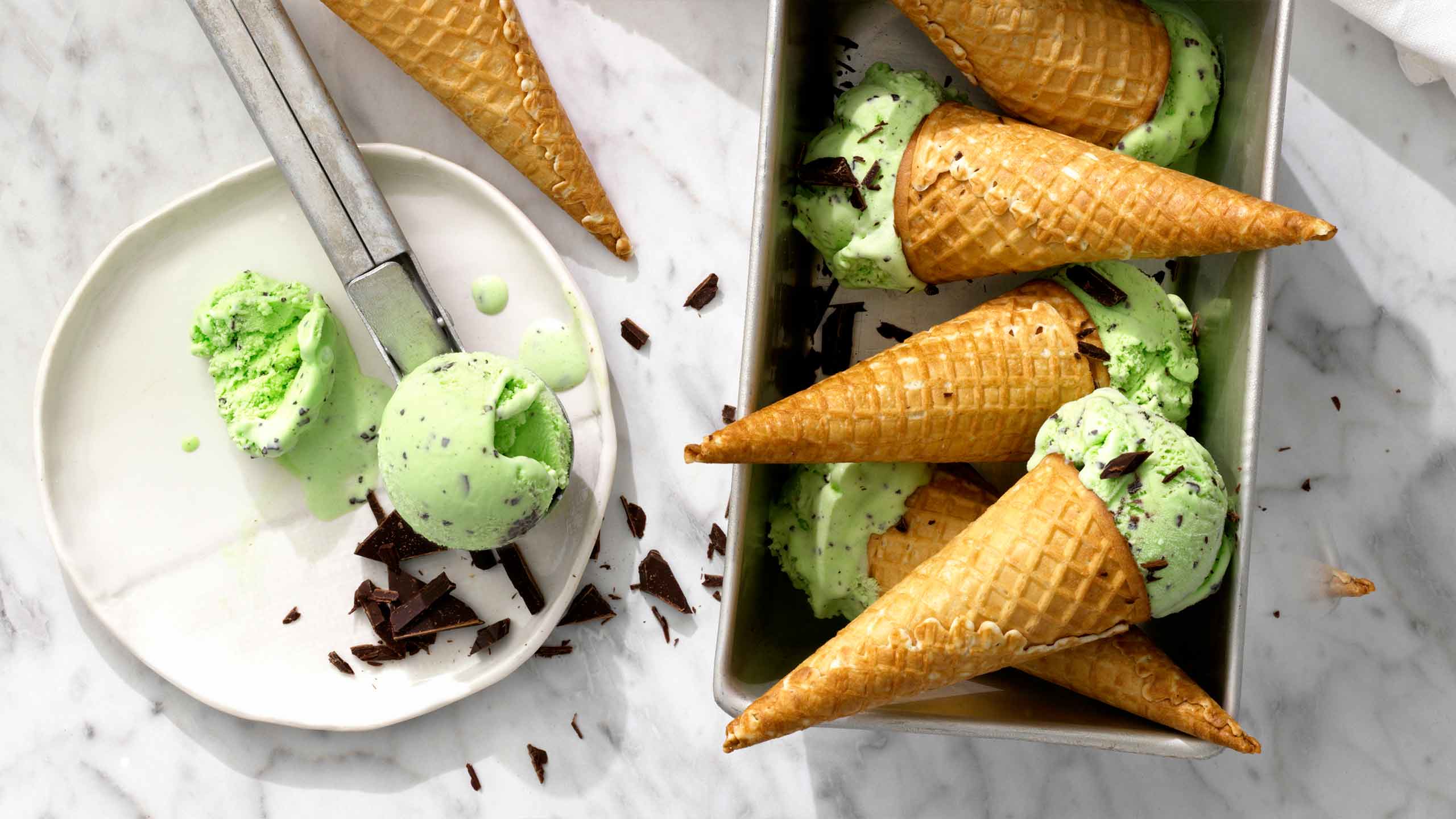 FRESH MINT ICE CREAM WITH CHOCOLATE COOKIES – Cuisinart Philippines